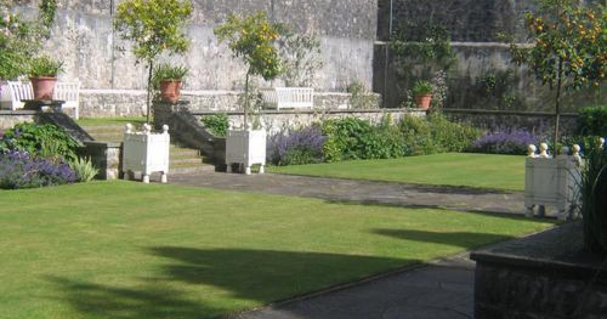St Fagans Italian Garden - Cardiff - Parks & Gardens