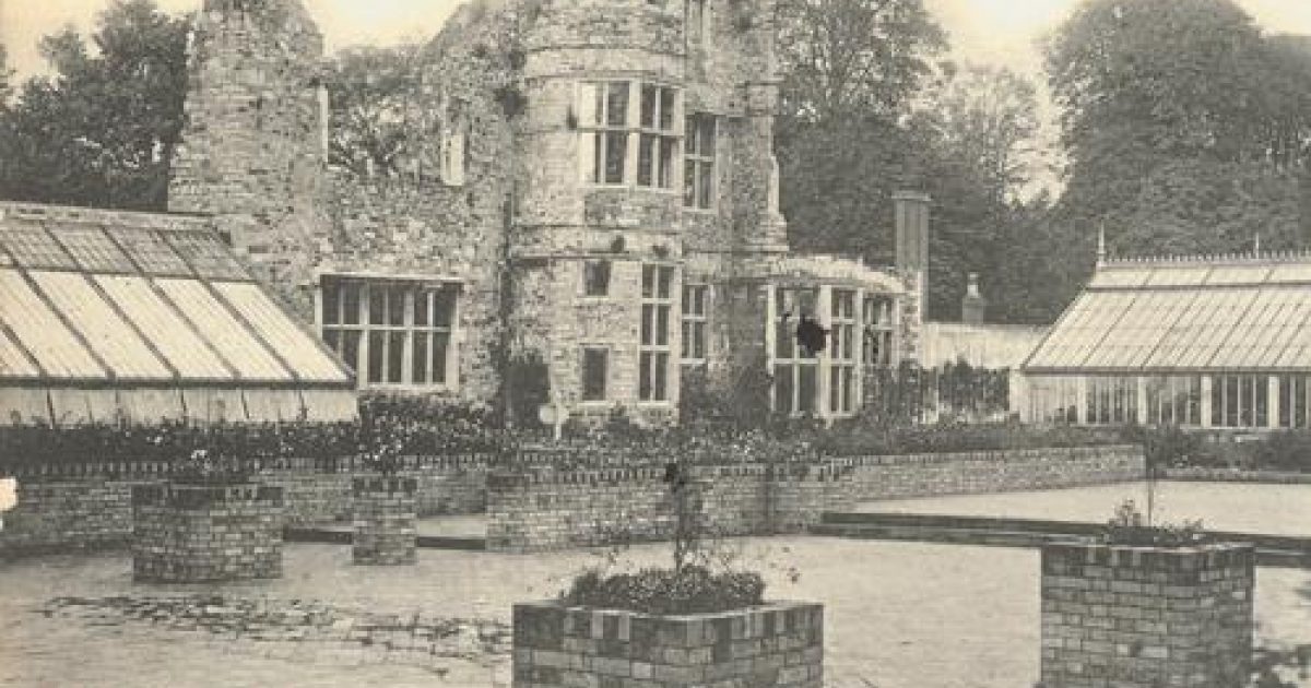 Cathays Park - Cardiff - Parks & Gardens