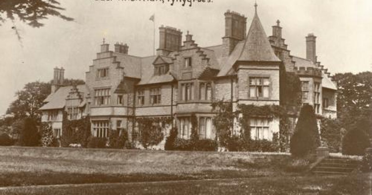 Caer Rhun Hall - Conwy - Parks & Gardens