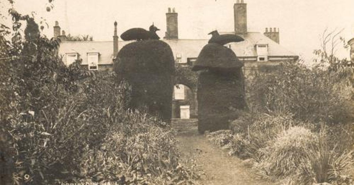 Erbistock Hall - Wrexham - Parks & Gardens