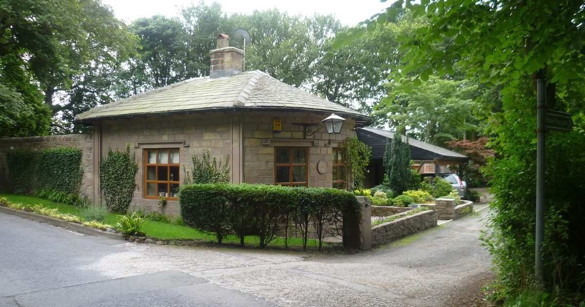 Ellerbeck Hall - Chorley - Parks & Gardens