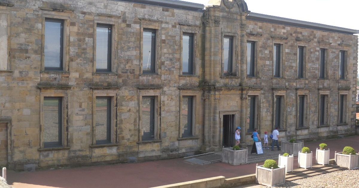 Abbey House, Whitby - Whitby - Parks & Gardens