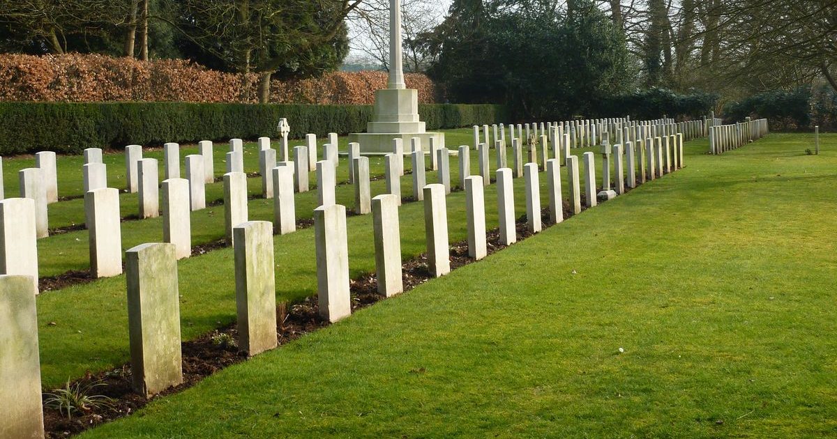 Bramshott Churchyard - Haslemere - Parks & Gardens